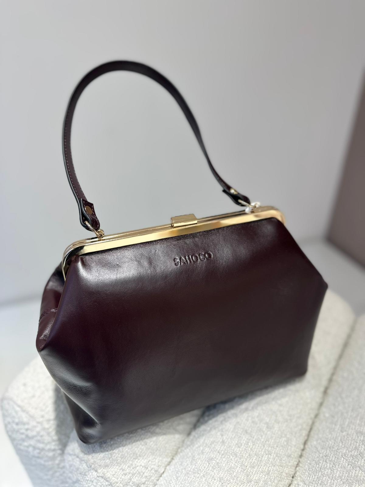 MALA CASTANHA EM PELE COM FECHO METÁLICO SAHOCO - PontoChic
