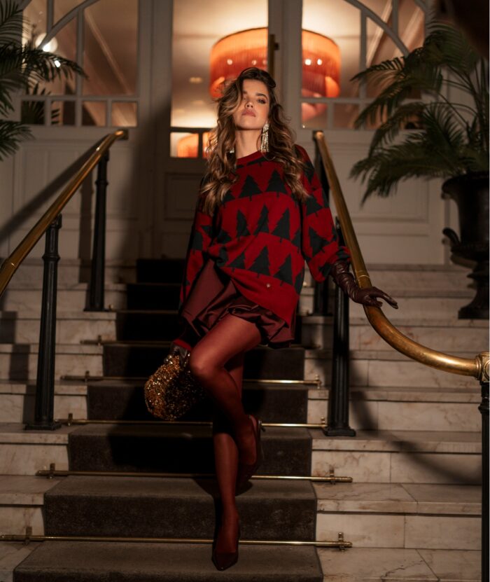 MALHA TRICOT VERMELHA COM PINHEIROS RUGA - PontoChic